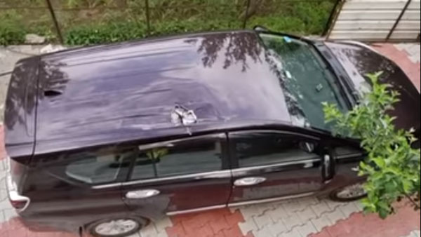 Toyota Innova Roof Broken By A Rock: टोयोटा इनोवा क्रिस्टा बाल-बाल बचा ...