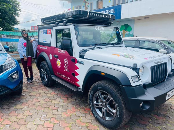 Football Lover Woman Starts Drive To Qatar in Mahindra Thar | भारतीय ...