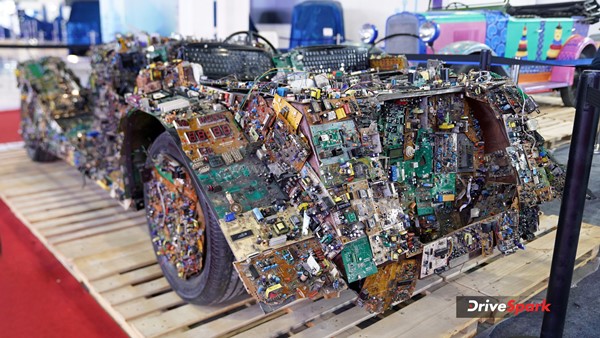 E-Waste Car: ये कार लोहे से नहीं इलेक्ट्राॅनिक कचरे से बनी है, भविष्य ...