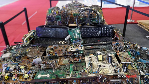 E-Waste Car: ये कार लोहे से नहीं इलेक्ट्राॅनिक कचरे से बनी है, भविष्य ...