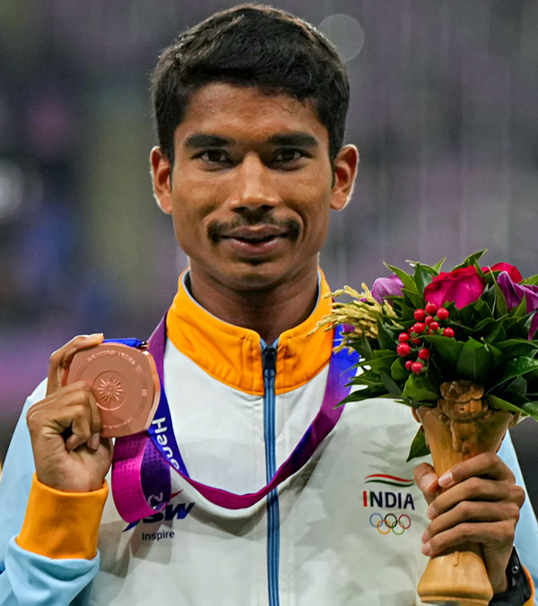 Anand Mahindra Offers Special Gift to Asian Games Medalist Ram Baboo ...