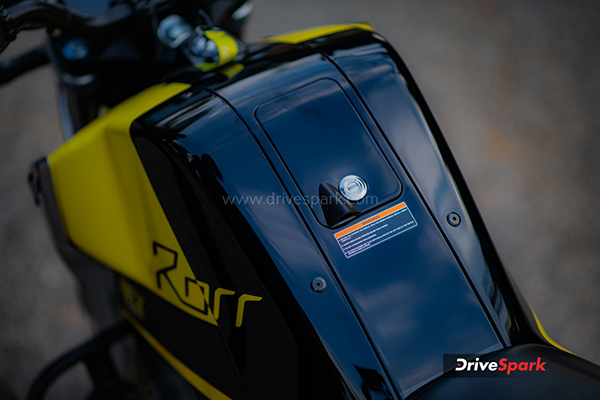 Oben Rorr Review: भारत में धीरे-धीरे इलेक्‍ट्रिक गाड़ियां ग्राहकों के ...