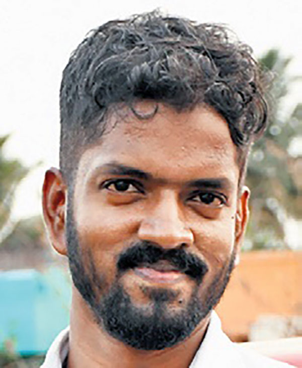 30 Years Young Man Without Hands Gets Car Driving Licence In Chennai ...