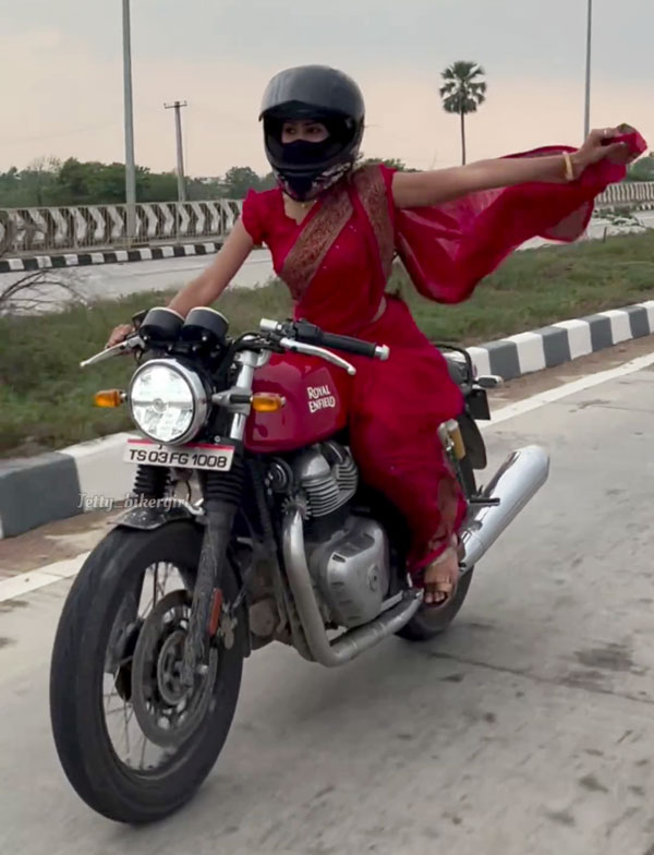 Woman in Saree Riding Royal Enfield Continental GT 650 : साड़ी पहनकर इस ...