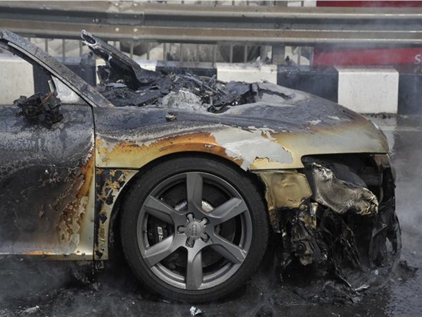 Audi R8 | Catches Fire | During Super Car Rally | Audi India ...