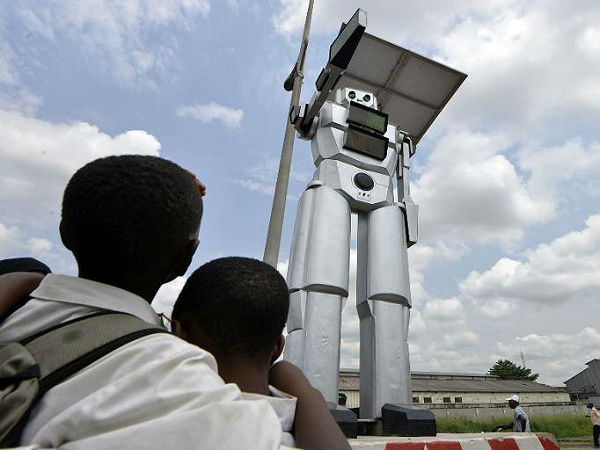 Congo Gets Robot Cops To Direct Traffic In Kinshasa - DriveSpark