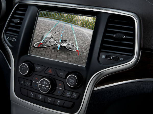 Reverse Parking Camera Compulsory By 2018 In USA - DriveSpark News