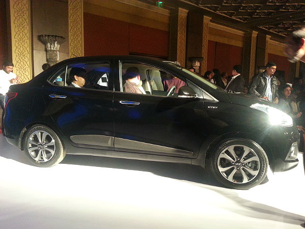 Hyundai Xcent Review: A Compact Sedan To Beat Them All - DriveSpark Reviews