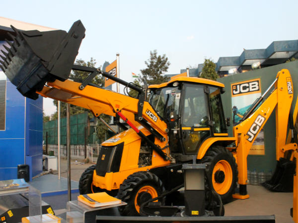 JCB India Powers Ahead - DriveSpark News