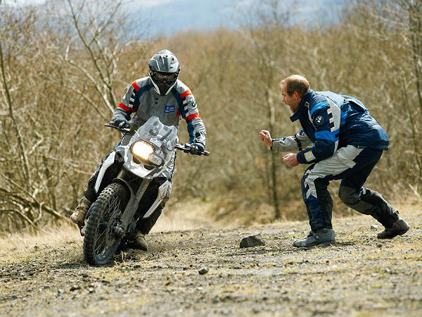 How To Ride A Motorcycle: 10 Easy Steps For Beginners - DriveSpark