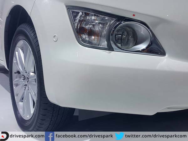 New Toyota Innova Crysta vs Old Toyota Innova: Specs, Prices ...