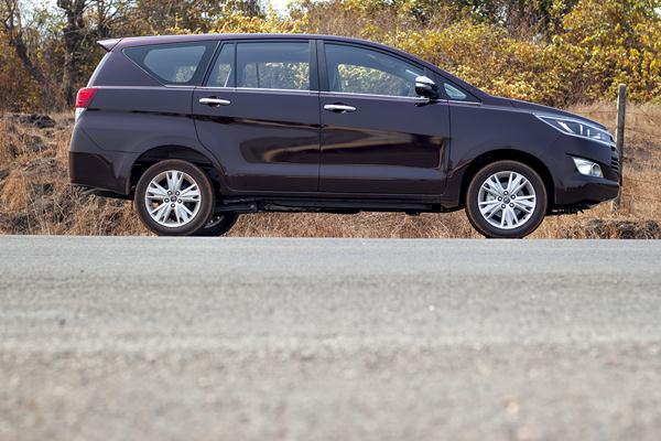 Toyota Innova Crysta Automatic Test Drive Review - DriveSpark Reviews