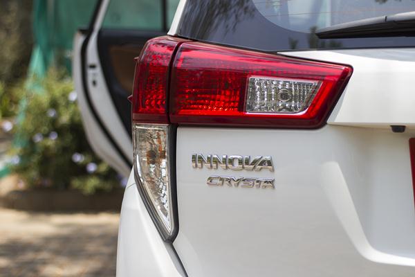 Toyota Innova Crysta Automatic Test Drive Review - DriveSpark Reviews