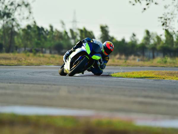 Rajini Krishnan Needs Your Help To Retain Superbike Crown - DriveSpark News