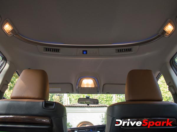 New Toyota Innova Crysta: Features In Detail - DriveSpark News