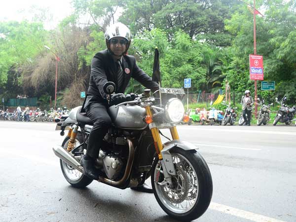 Triumph Organises 2016 The Distinguished Gentleman’s Ride - DriveSpark News