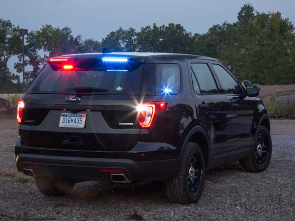 Ford Police Interceptor Utility Debuts New Rear Spoiler Lights ...
