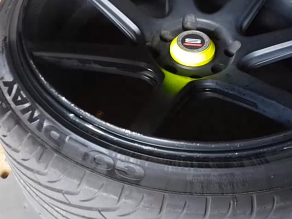 Upsizing Vehicle Tyres: Pros And Cons - DriveSpark News