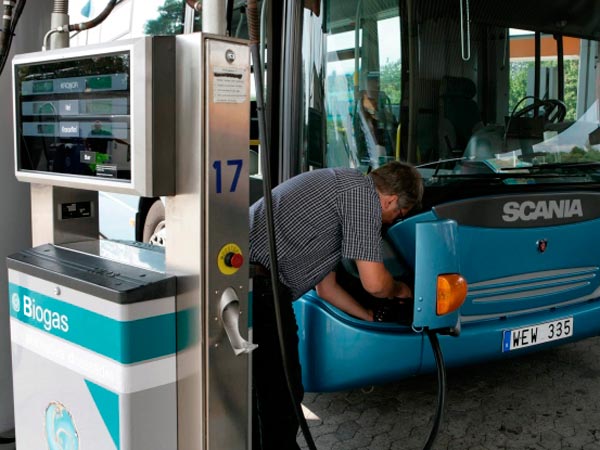 Kolkata To Get India’s First Buses Running On Biogas - DriveSpark News