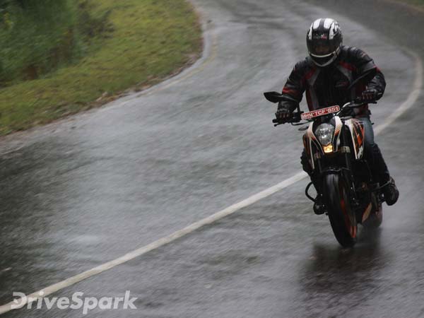 Tips To Avoid Accidents While Riding Your Motorcycle - DriveSpark