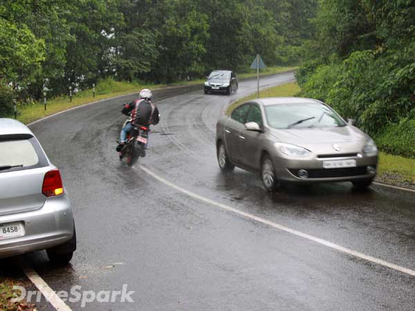 Tips To Avoid Accidents While Riding Your Motorcycle - DriveSpark
