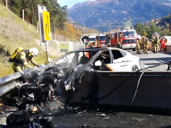 Tesla Model S Fire Takes 35 Firefighters & 5 Fire Trucks 2 Hours To ...