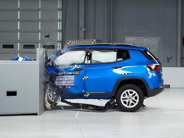 Redesigned Jeep Compass Wins Top Safety Pick Award - DriveSpark News