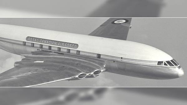 Why Are Plane Windows Round? — The Interesting Reason For Round ...