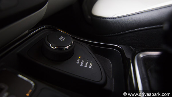 Jeep Compass Disadvantages (Cons) and Advantages (Pros): Things To Know ...