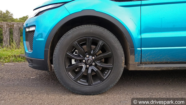 Range Rover Evoque Landmark Edition Road Test Review - DriveSpark Reviews