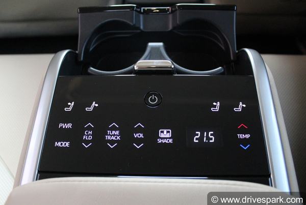 Review: 2019 Toyota Camry Hybrid First Drive — Performance, Specs, Key ...