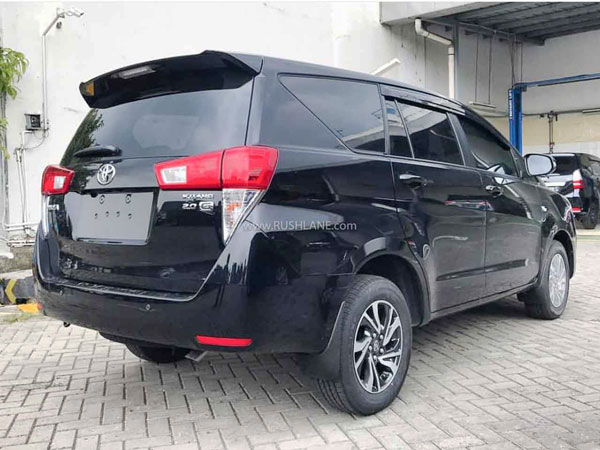 Toyota Innova Crysta Facelift (2021) Brochure Leaked Ahead Of India ...