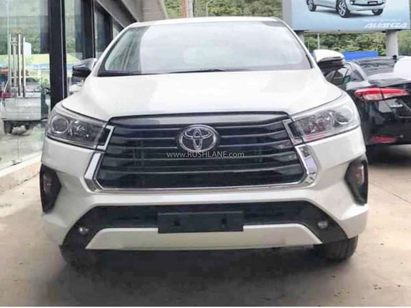 Toyota Innova Crysta Facelift (2021) Brochure Leaked Ahead Of India ...