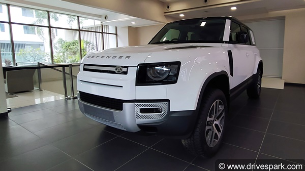 Land Rover Defender Crowned Winner Of The Woman's World Car Of The Year ...