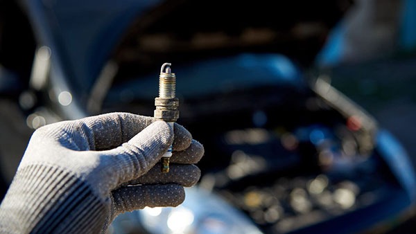 Who Invented The Spark Plug? - DriveSpark