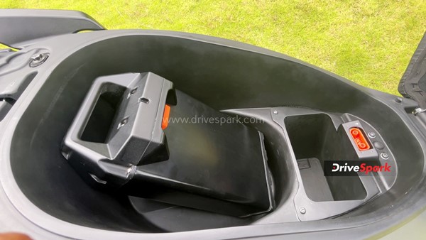 Simple One Electric Scooter Review: Design, Specs, Performance ...