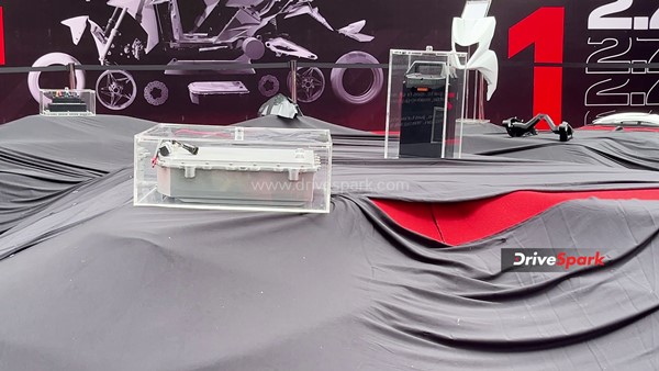 Simple One Electric Scooter Review: Design, Specs, Performance ...