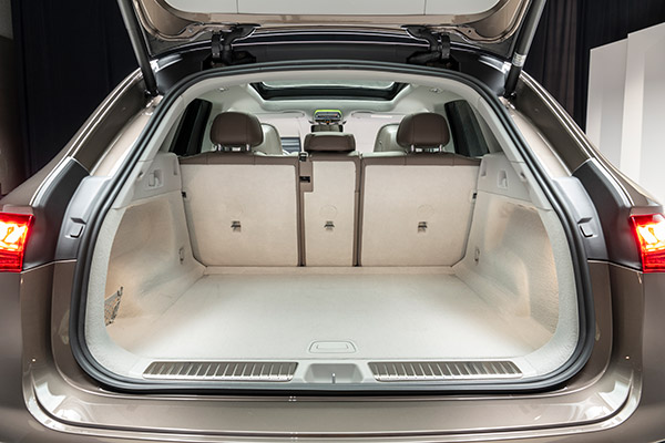 Mercedes EQE SUV Revealed - Specs| Features| Images - DriveSpark News