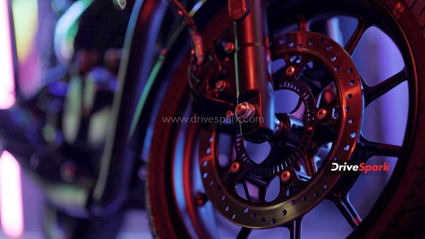 The Art Of Braking On a Motorcycle: Brake Or Get Broken - DriveSpark