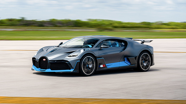 Bugatti's Finding 400 Experience Sees 18 Chirons Hit 400km/h At Kennedy ...