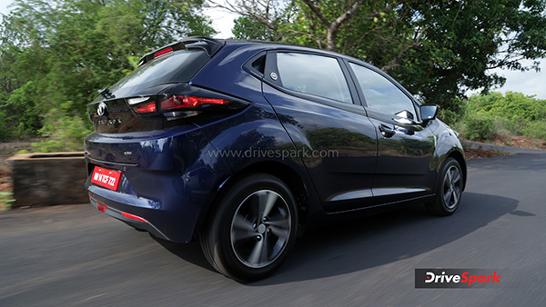 Tata Altroz iCNG Review - Driving Impressions| Boot Space| Specs ...