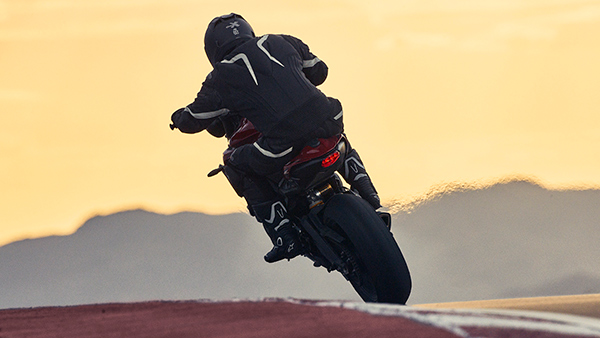 Triumph Street Triple 765 R & RS Launched At Rs 10.17 Lakh - Specs ...