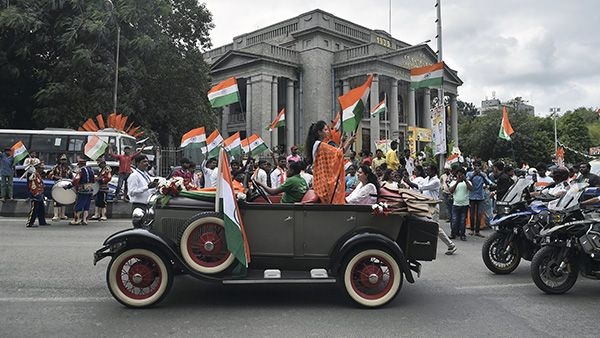 Independence Day Celebrations With Your Car - DriveSpark