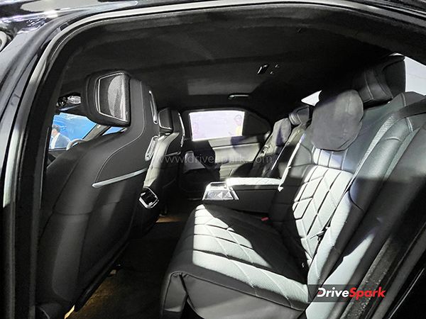 BMW 7 Series Protection: Ultimate Security Meets Unmatched Luxury ...