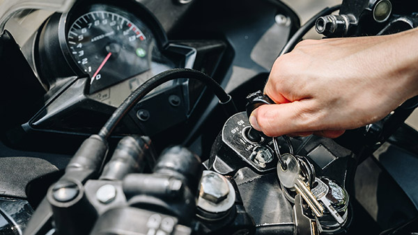 Top Biking Tips: How To Bump Start Your Motorcycle - DriveSpark News