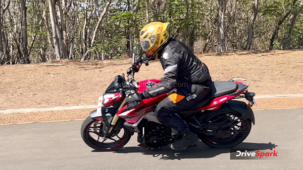 Bajaj Pulsar NS400Z Review (First Ride) - Riding Impressions| Specs ...