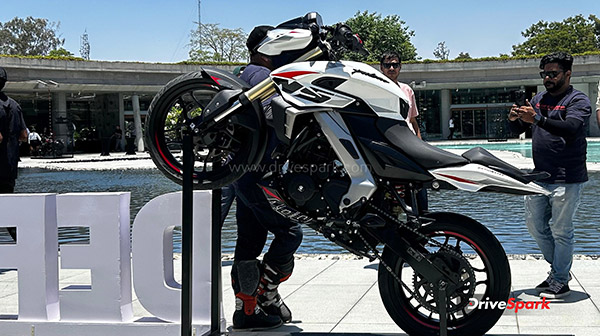 Top 5 Things About The New Bajaj Pulsar NS400Z Motorcycle - DriveSpark News