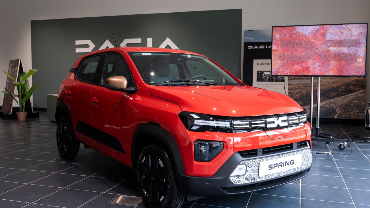 New Dacia Retailer Opens In London With UK Public Debut Of All-New ...