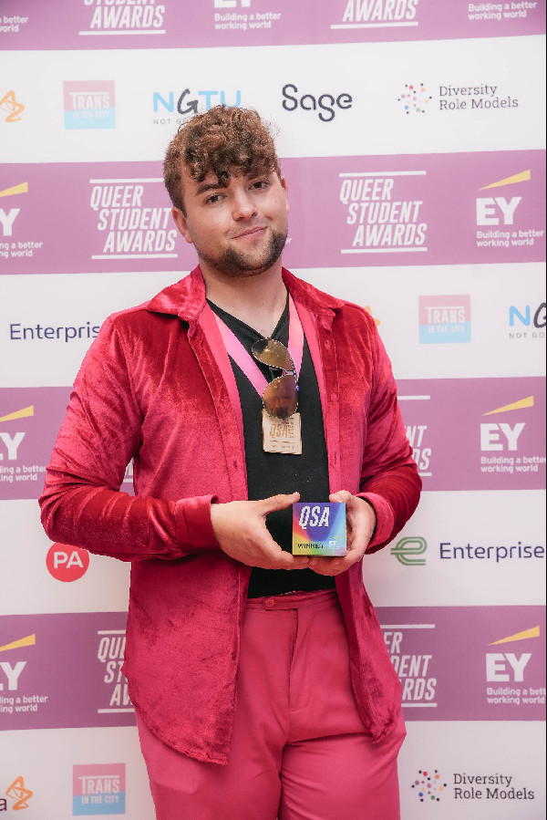 Bentley Motors Achieves Recognition In Sustainability And Inclusivity - DriveSpark News