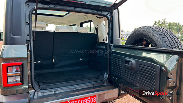Mahindra Thar Roxx First Drive Review | Powertrain | Handling | Design ...